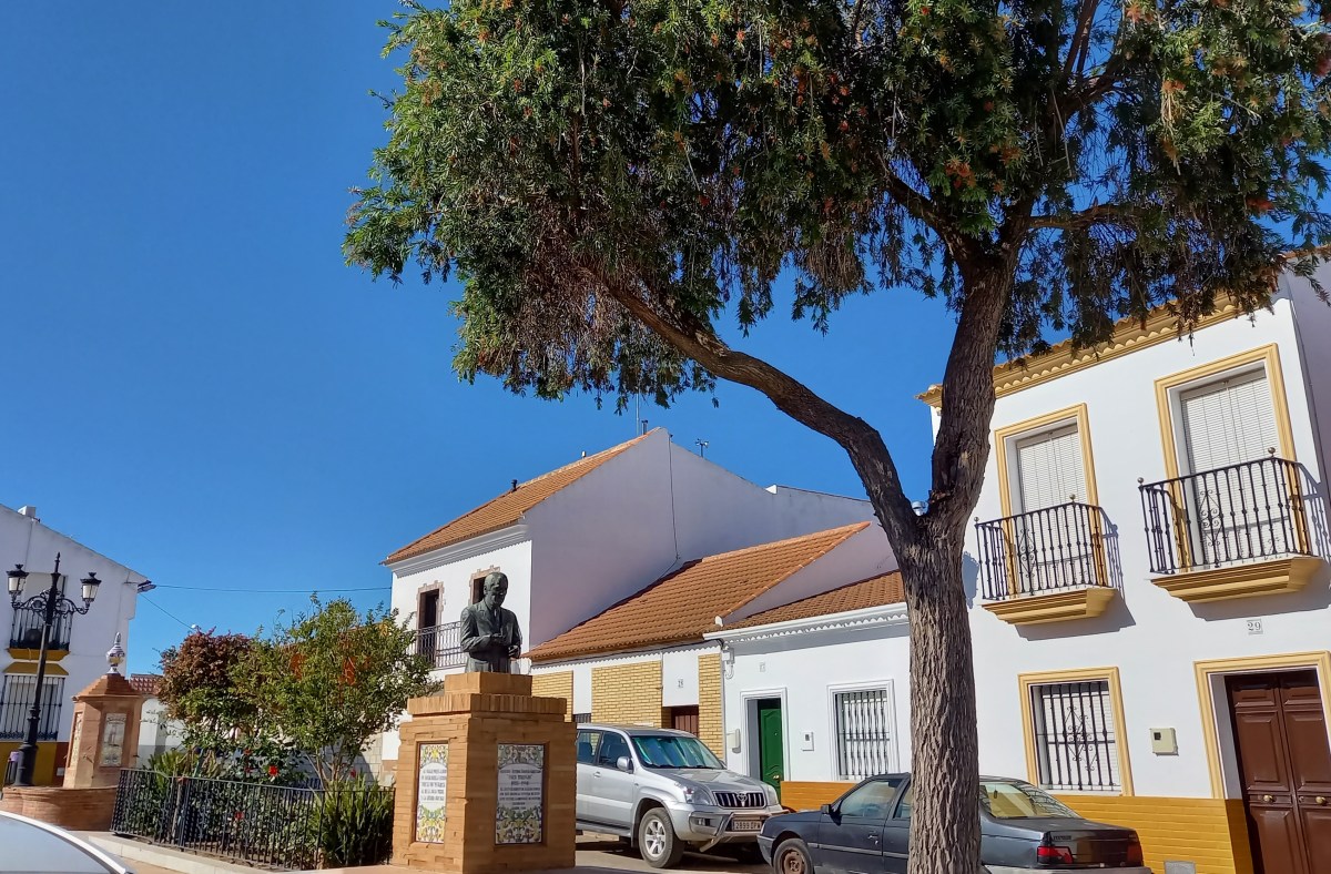 Monumento a “Paco Toronjo” en El Alosno. – Alosnocultura